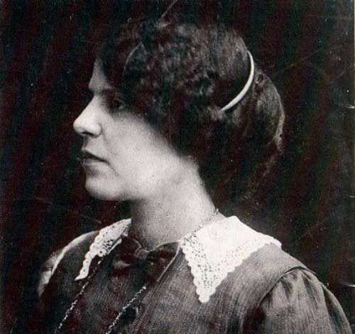 Além da lenda urbana: exposição conta a história de Dona Yayá